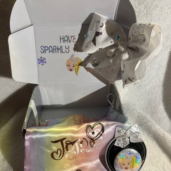 Nickelodeon | Accessories | Jojo Siwa Sparkly Bow Club 26 | Poshmark